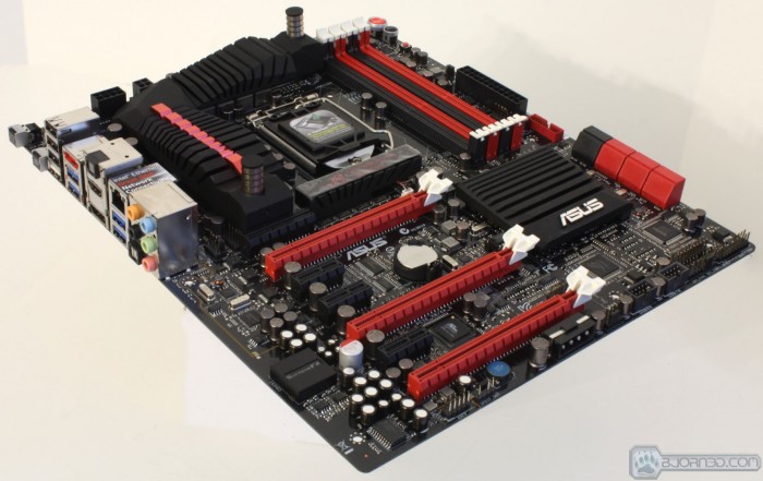 ASUS Maximus V Formula - Bjorn3D.com