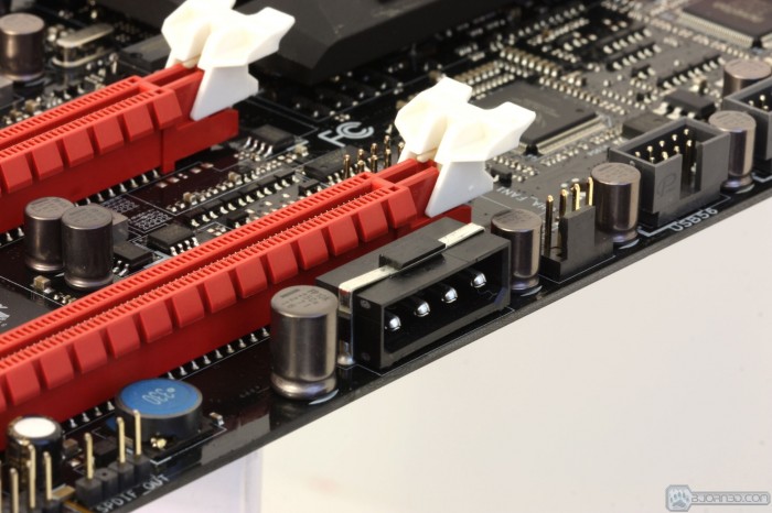 ASUS Maximus V Formula - Bjorn3D.com